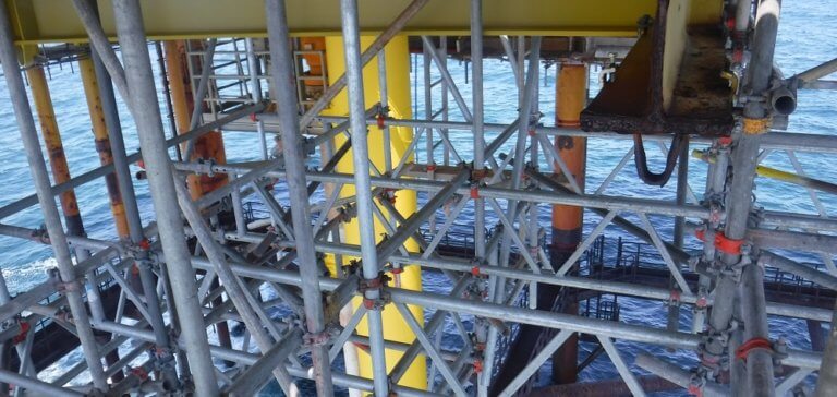 Offshore - vanderpanne - Hangsteiger op offshore platform